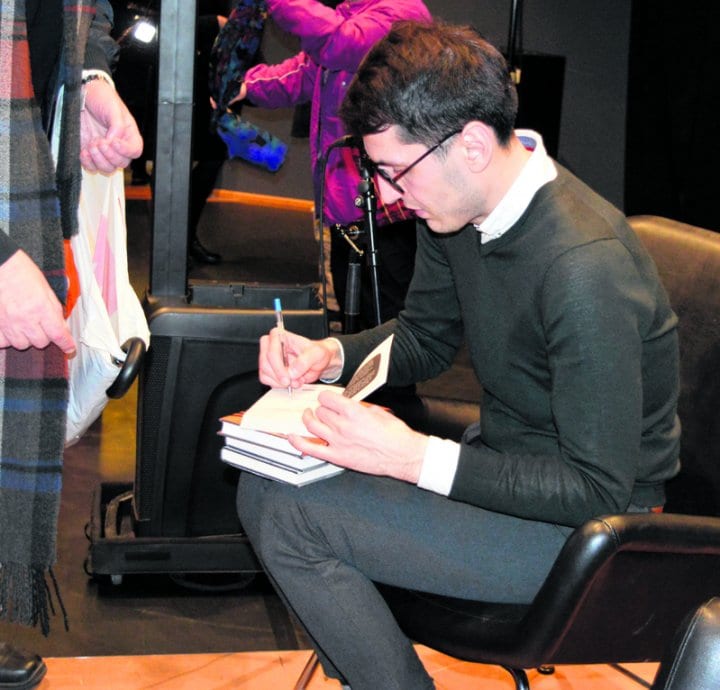 Pajtim Statovci – kirjailija nousukiidossa - Vuosaari